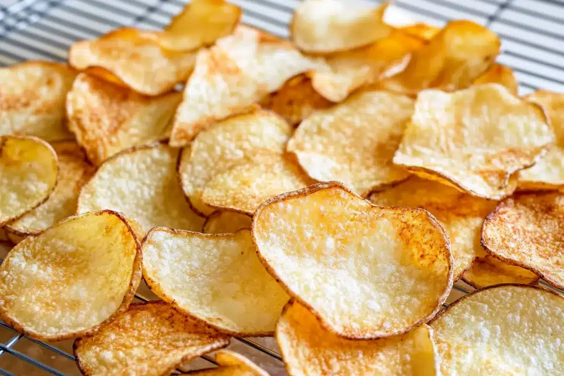 Crispy Homemade Potato Chips Recipe - Easy & Delicious
