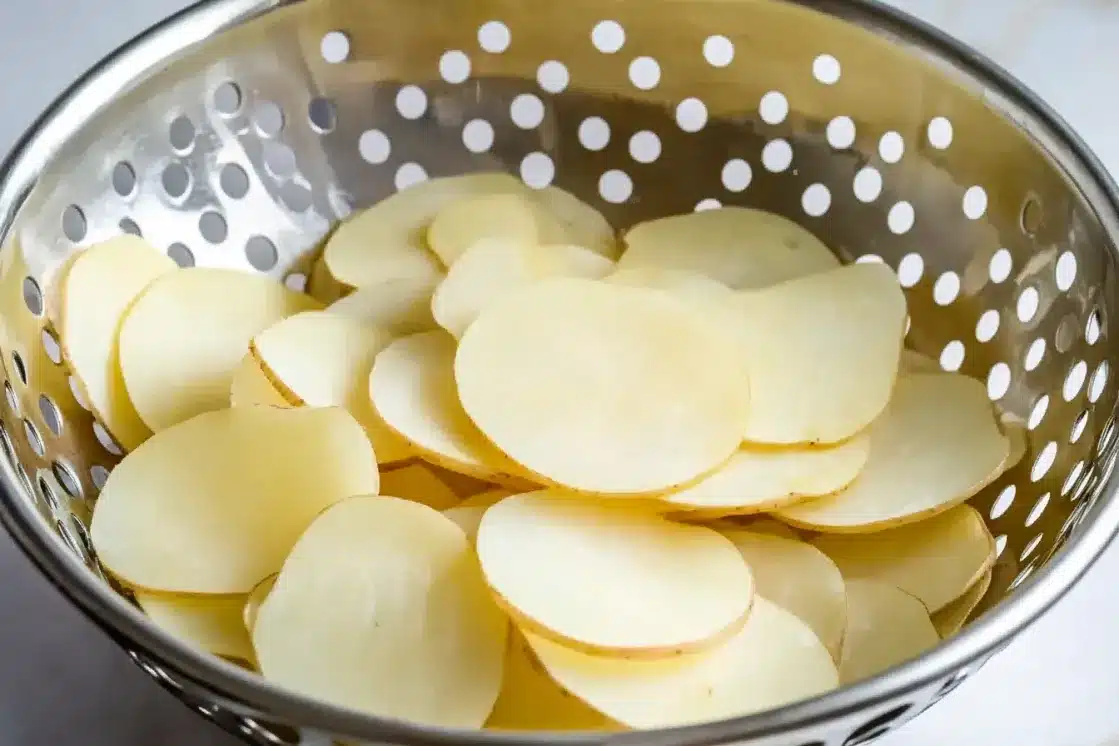 Crispy Homemade Potato Chips Recipe - Easy & Delicious