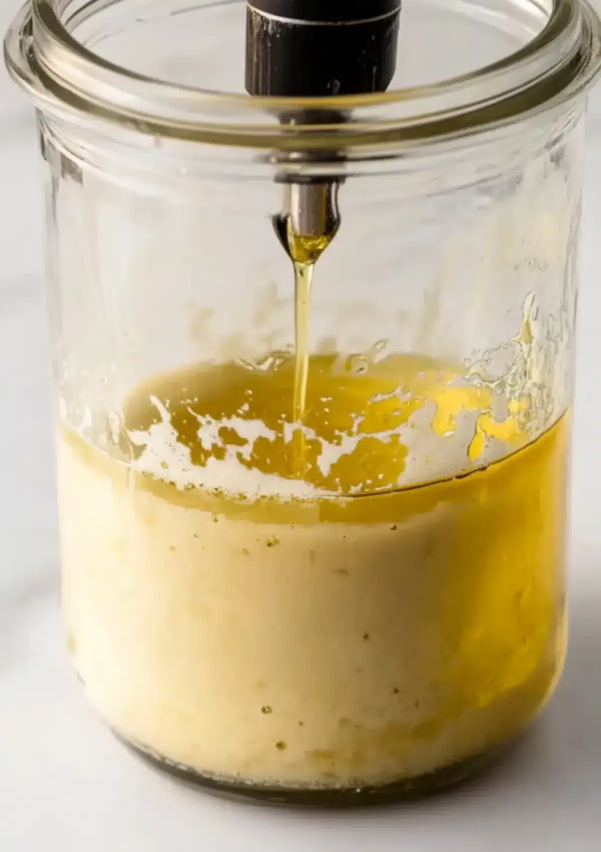 Best Lebanese Garlic Sauce (Toum) Recipe - Easy Homemade Mediterranean ...